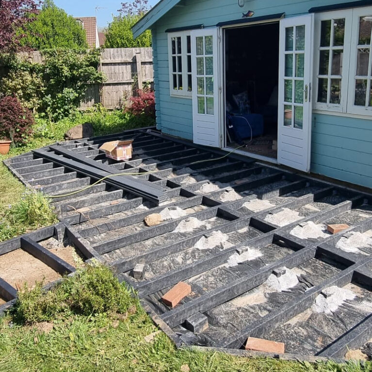 Decking Subframe Joist (Black) - LB Supplies